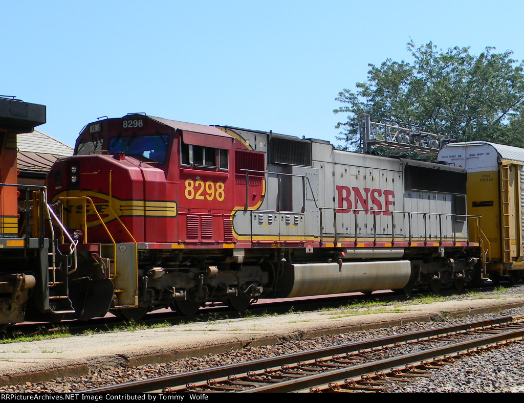 BNSF 8298 on UP Train AASFX
